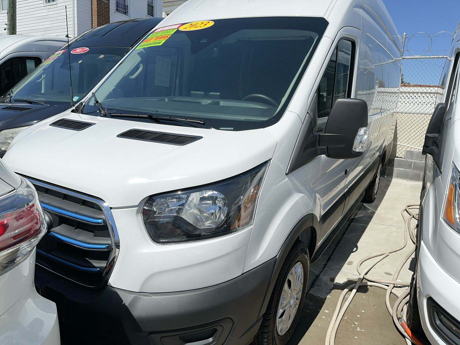 Ford E-transit cargo van 2023 1ftbw3xk4pkb55553 из США